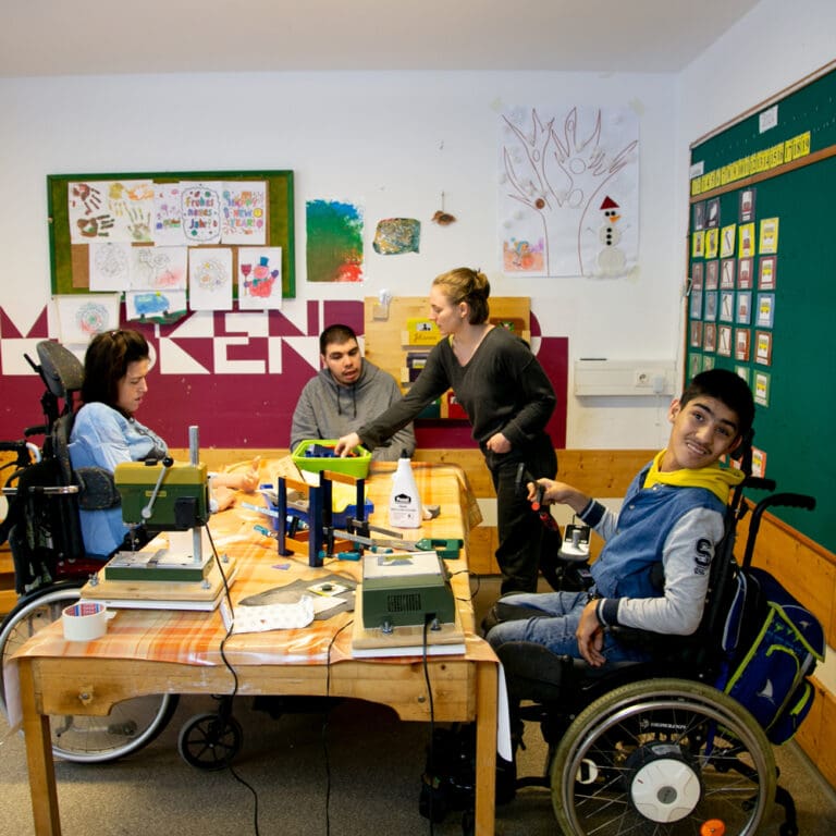 Konduktive Tagesstruktur | KoMiT GmbH